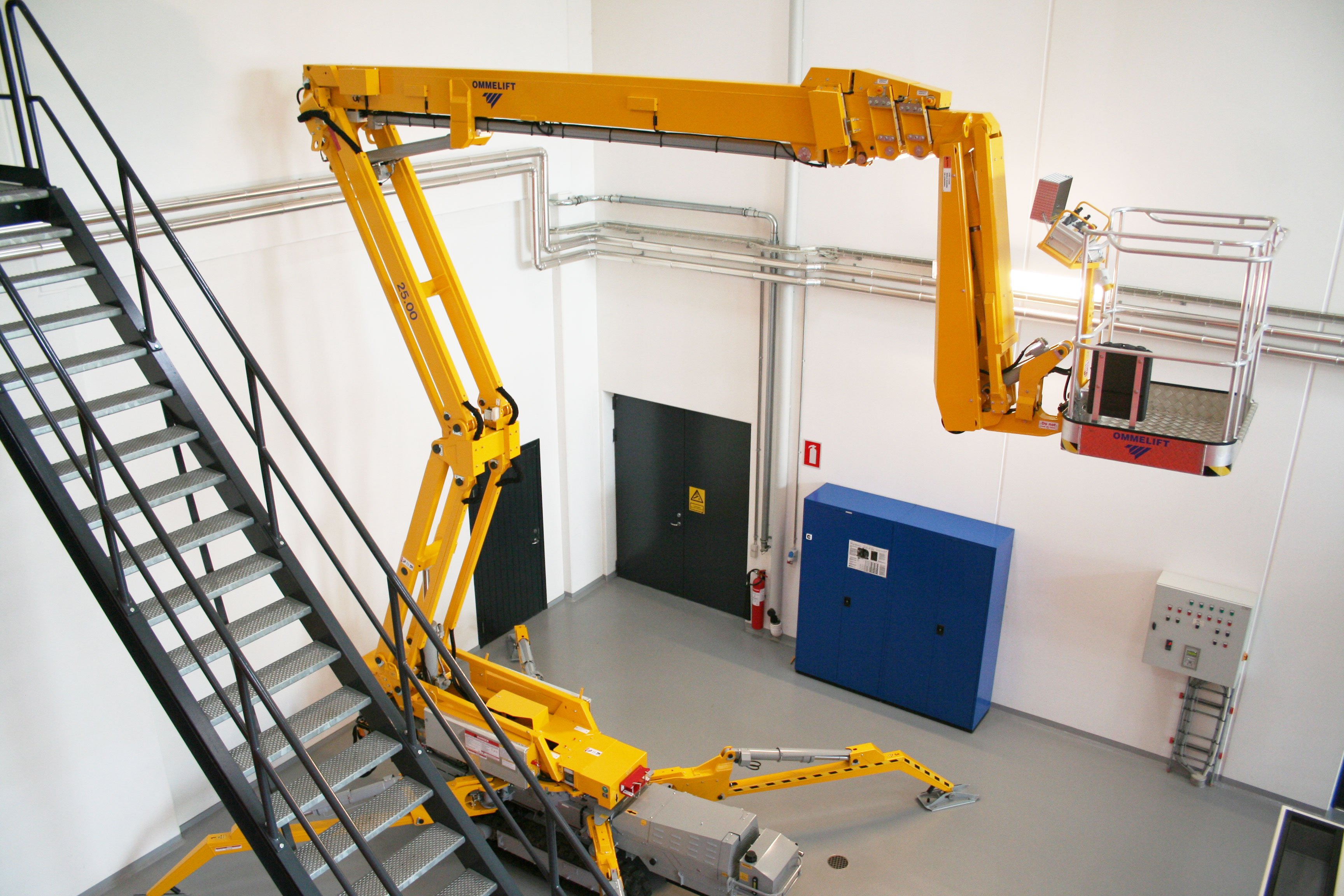 Our Lifts, Platforms, & Trailers | Tracked Lifts