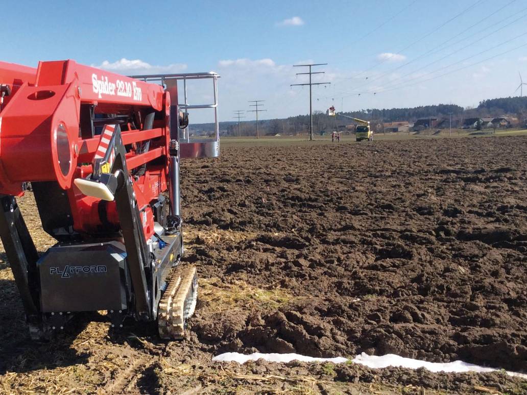 Our Lifts, Platforms, & Trailers | Tracked Lifts